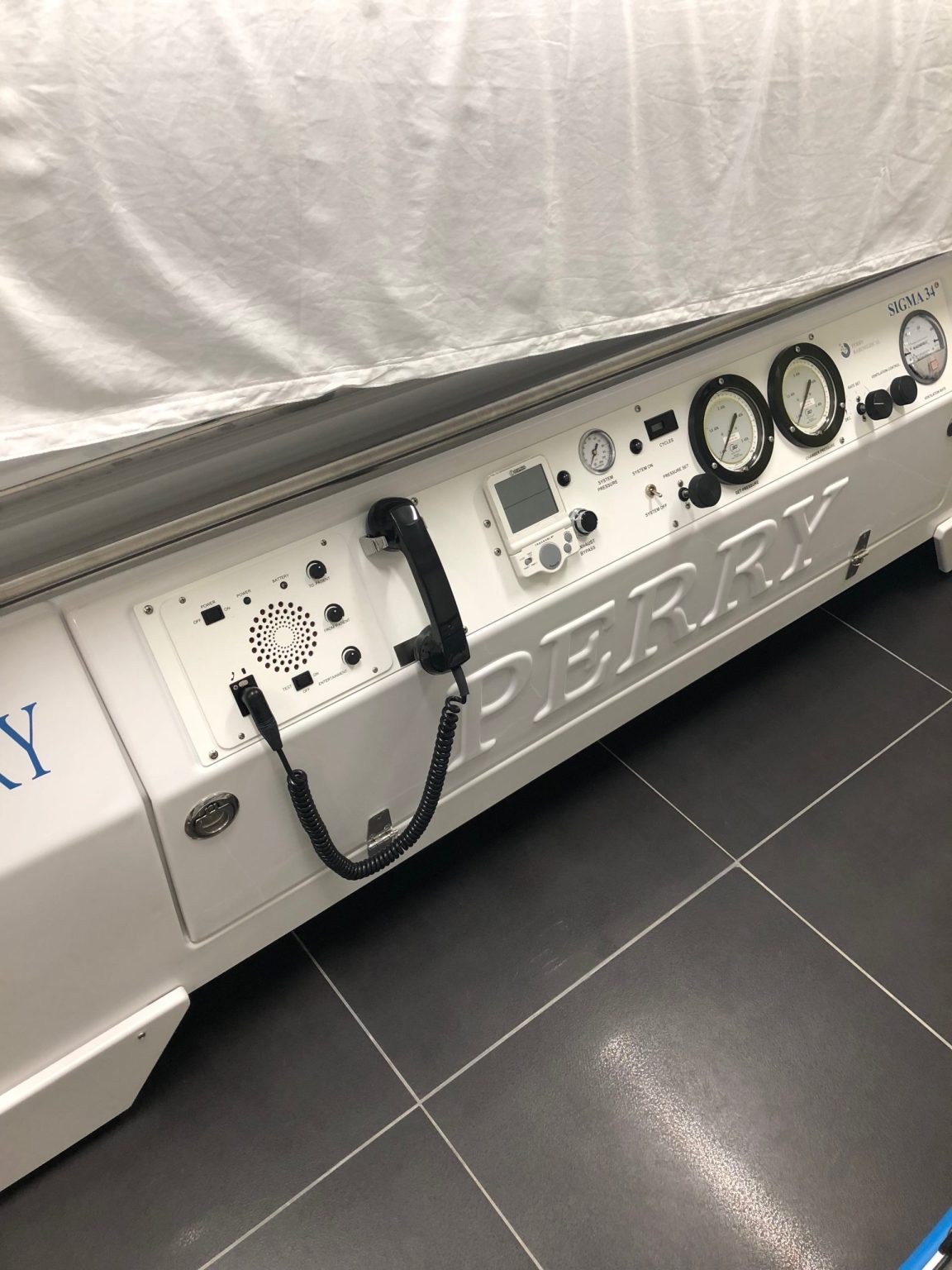 Perry Sigma 34 Monoplace - Hyperbaric Store