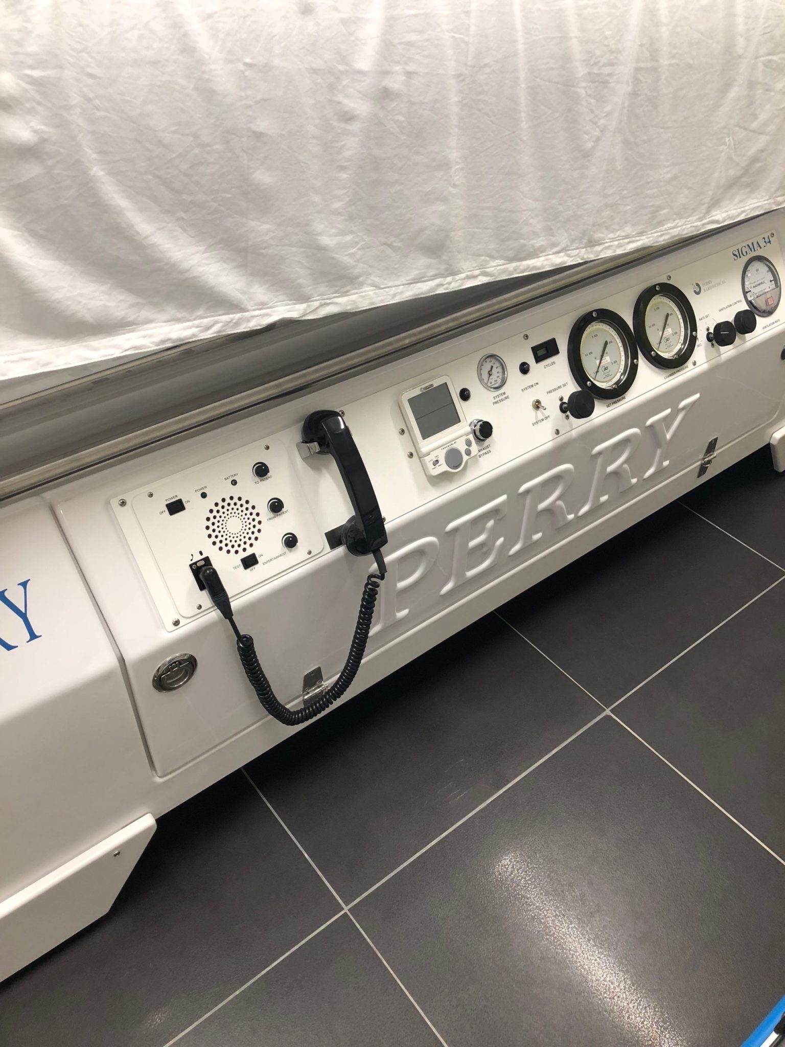 Perry Sigma 34 Monoplace - Hyperbaric Store