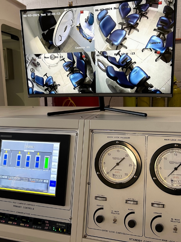 PCCI 8400 Rectangular Dual-Lock Multiplace - Hyperbaric Store